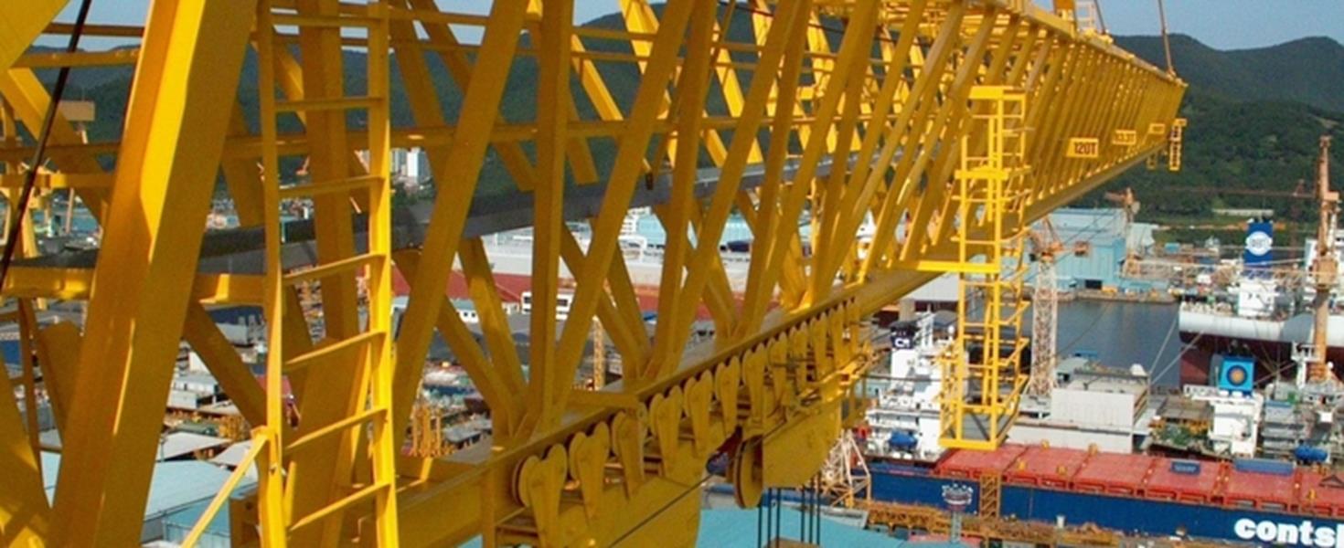 Cranes for shipyards