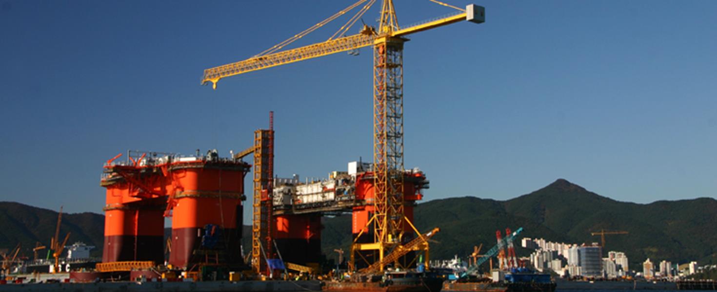 Cranes for shipyards